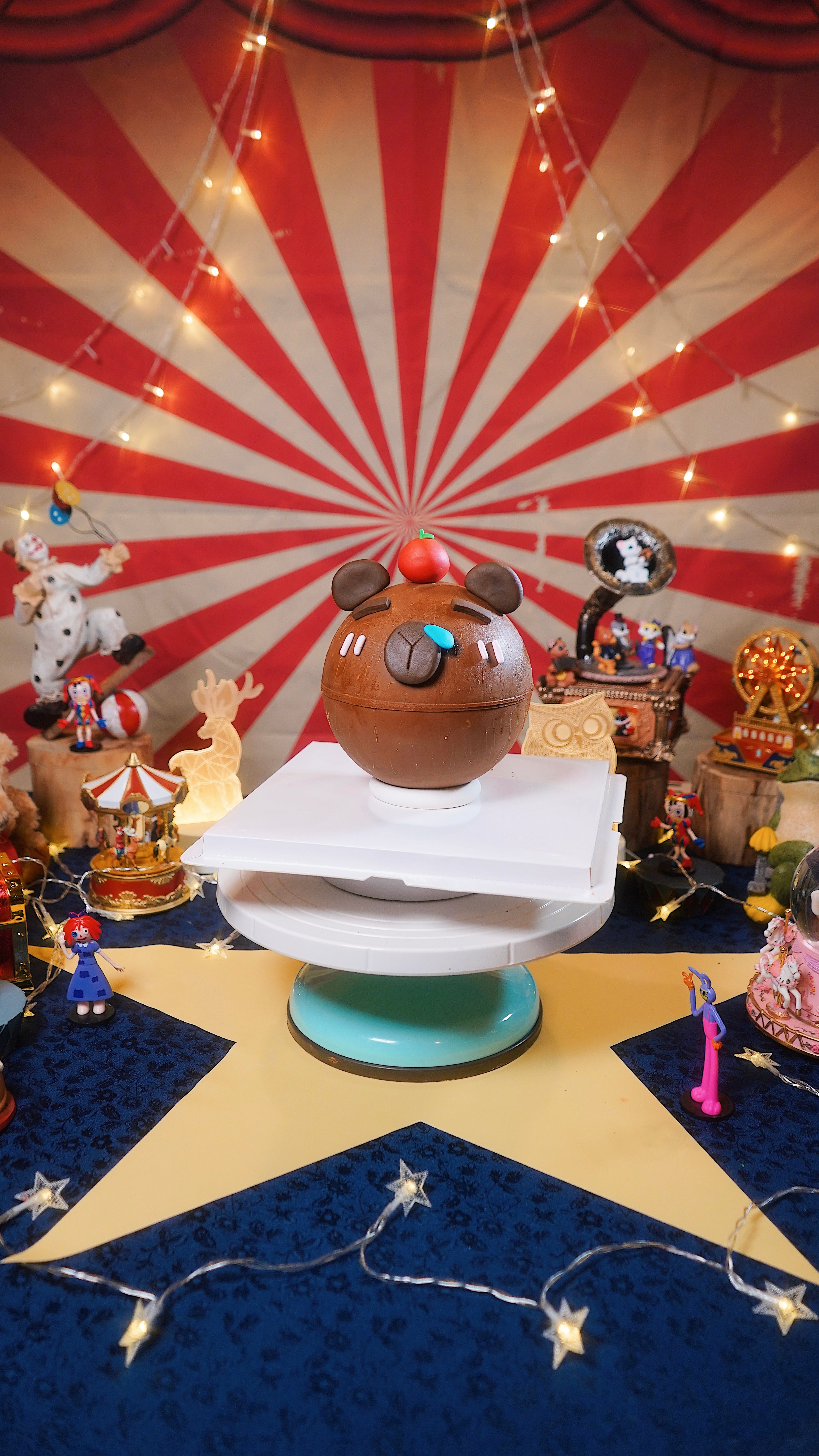 Capybara Pinata Party Cake – Yours Sincerely Bakery